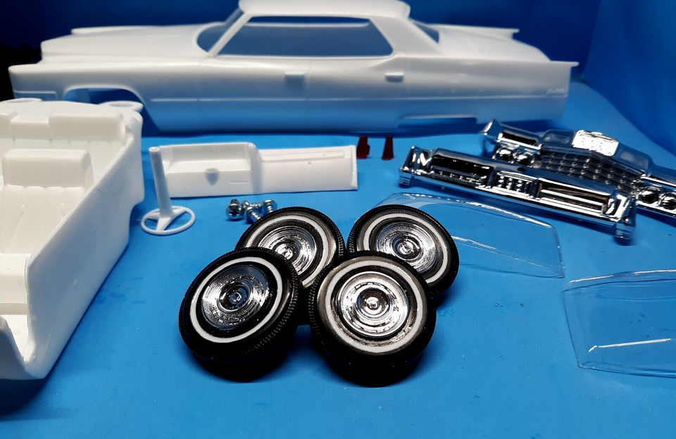 1969 Cadillac 4dr Deville 1:25 Scale Resin model kit. Decko Car Co. Kit ...