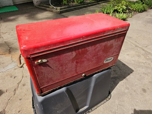 24NN41 HUOT TOOL BOX, 26" X 12" X 14" +/- OVERALL, RUSTY BOTTOM, NO KEY ...