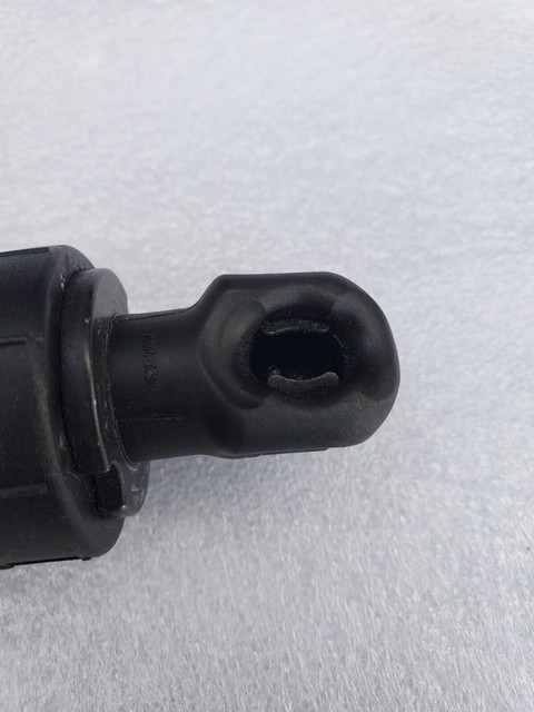 Tesla Model Y Liftgate Trunk Struts Shocks Set 1500601-00-B for sale ...