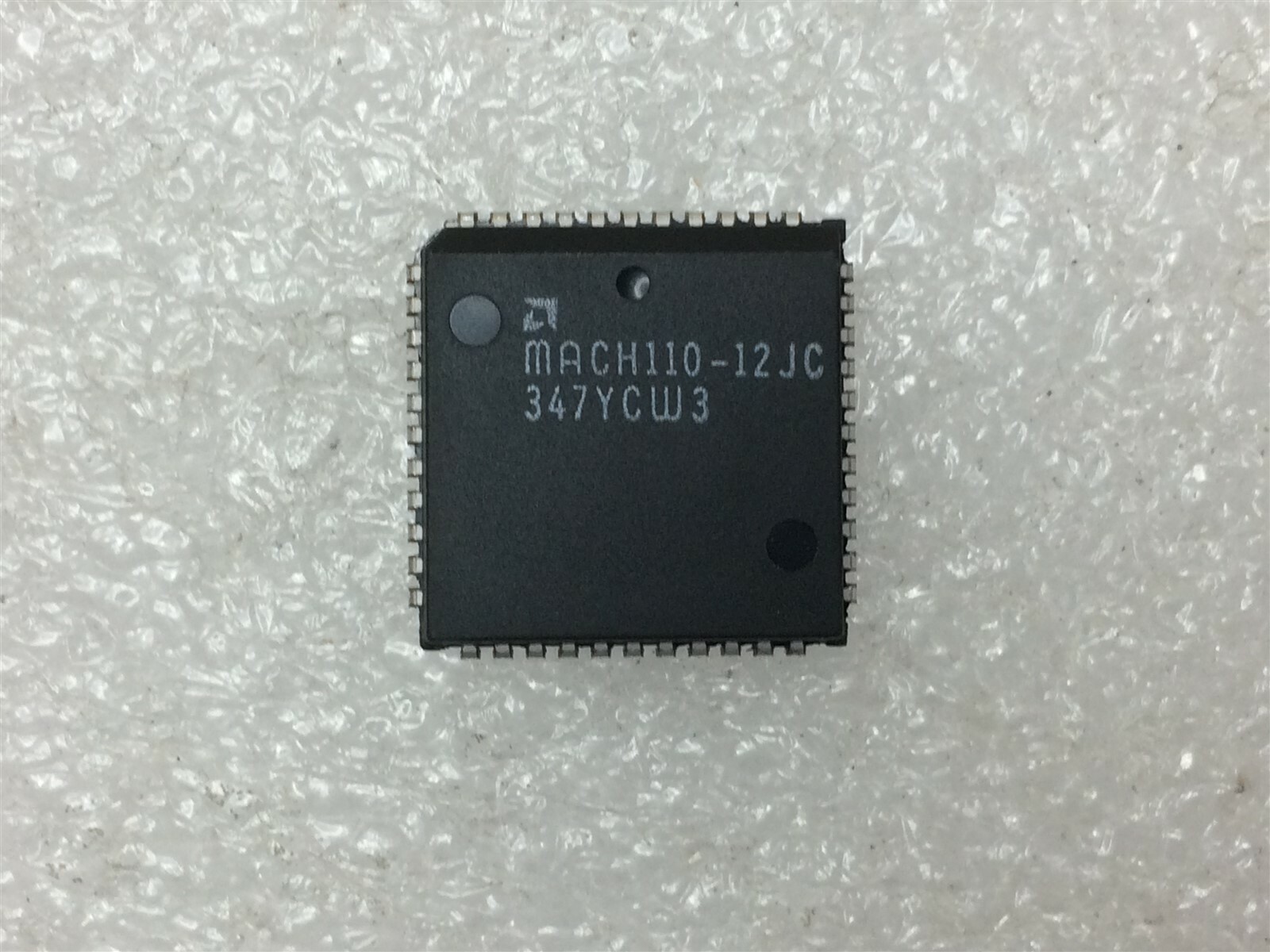 5pc MACH110-12JC AMD CPLD MACH 1 Family 32 Macro Cells 5V 44-Pin PLCC ...