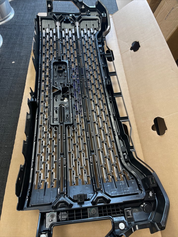 2020-2023 GMC Sierra 2500HD 3500HD Front Grille 84691993 Chrome Denali ...