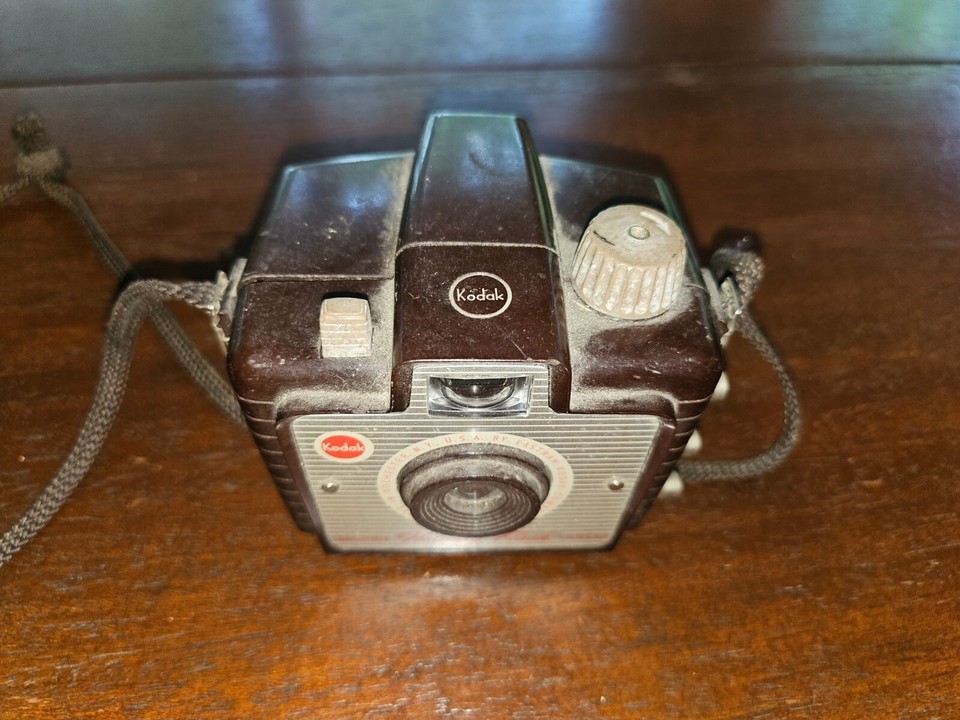 Kodak Brownie Holiday Flash Camera Roll Film Viewfinder Camera | eBay