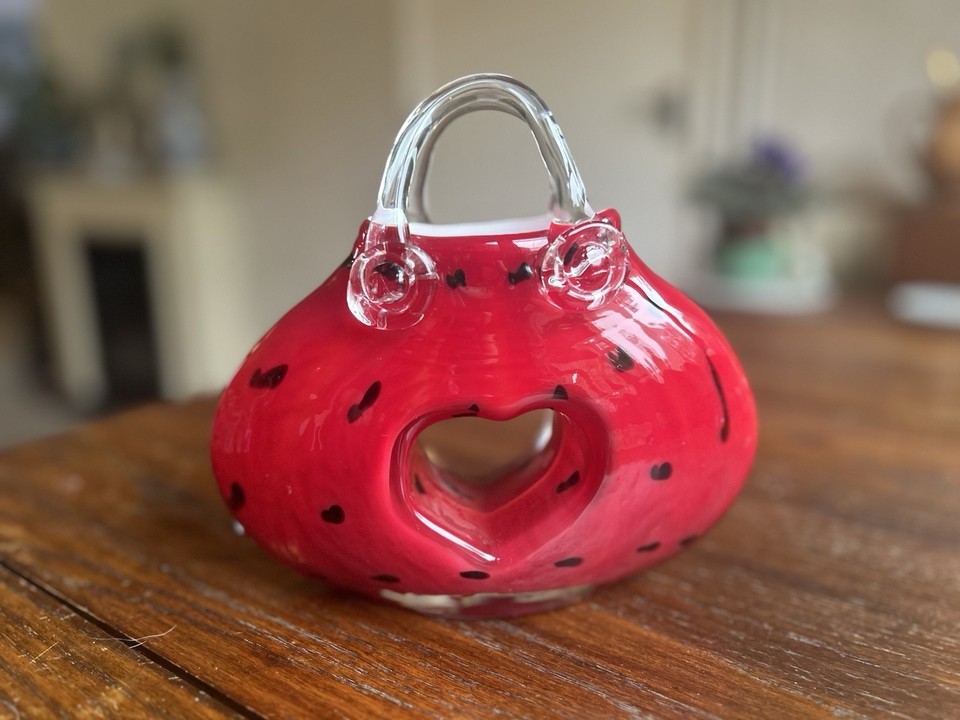 HAND BLOWN RED AND BLACK ART GLASS HEART HANDBAG VASE POLISHED PONTIL ...