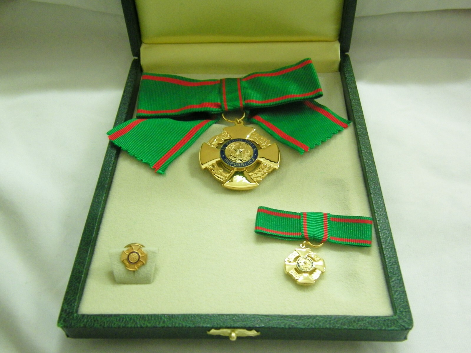 Official Knight Kit Woman OMRI Order Of Merit Of The Republic Lady ...