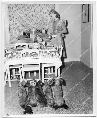 o18414 1945 orig photo Penny Singleton w child star Marjorie Ann ...