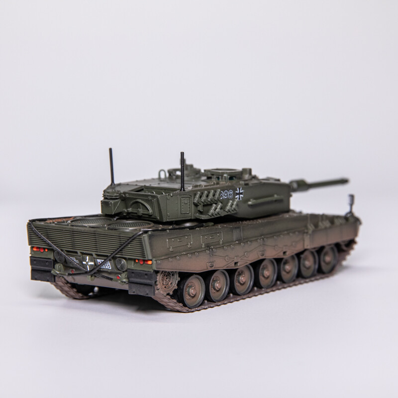 Panzerkampf 1/72 German Leopard 2A4 Main Battle Tank 12226PD green ...