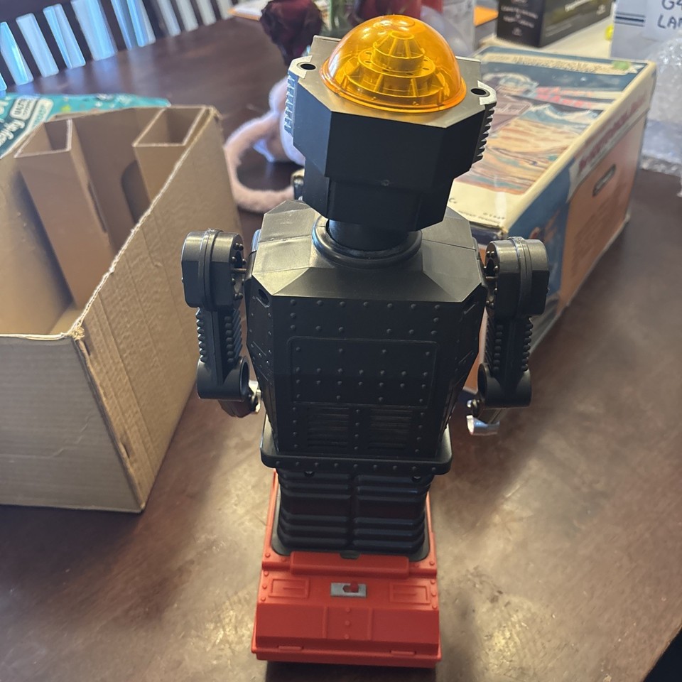 VINTAGE STRACO HAPPY HARRY THE HYSTERICAL ROBOT BATTERY OPERATED WITH ...