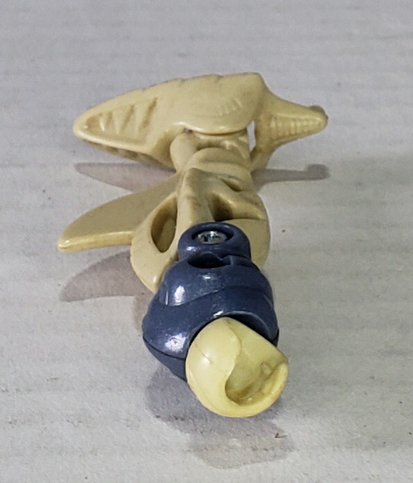 Transformers Beast Wars Vintage Cybershark Figure left leg part only ...