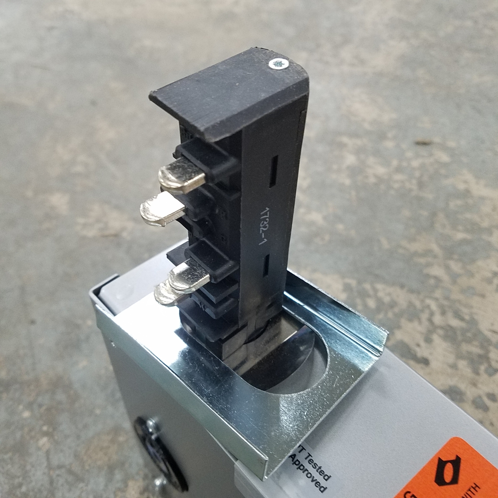 StarLine CB100AE12-L620-4 Busway Tap Box, 20A, 240V - NEW | eBay