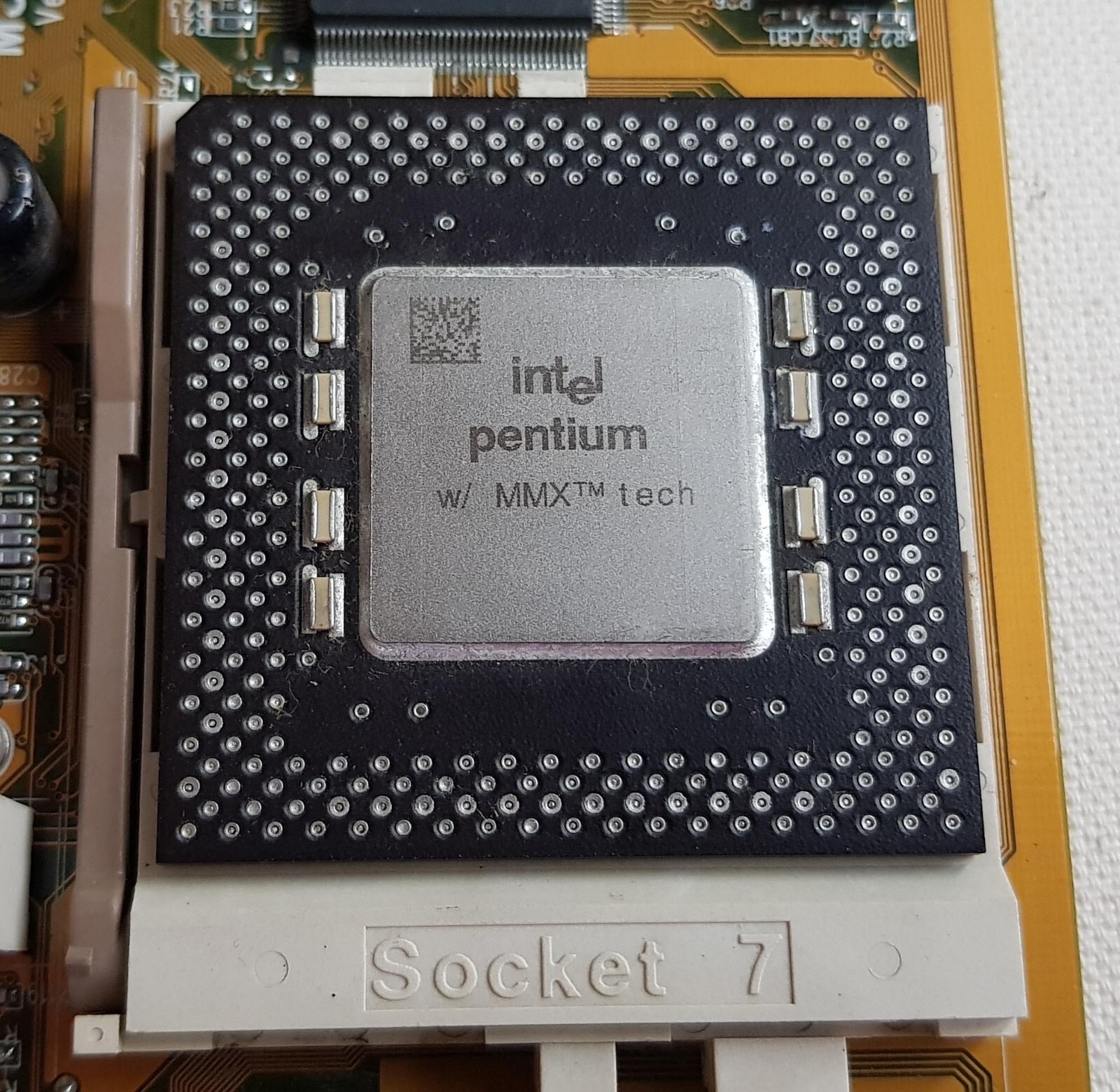 Biostar M5ATD ALi ALADDiN IV+ Chipset + Intel Pentium 166MMX + 64RAM ...