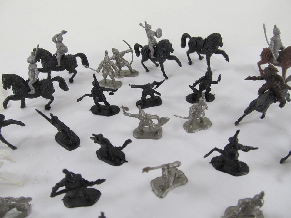Vintage Giant Toy Co. 1/72 Scale Miniature Knights, Cowboys, Indians ...