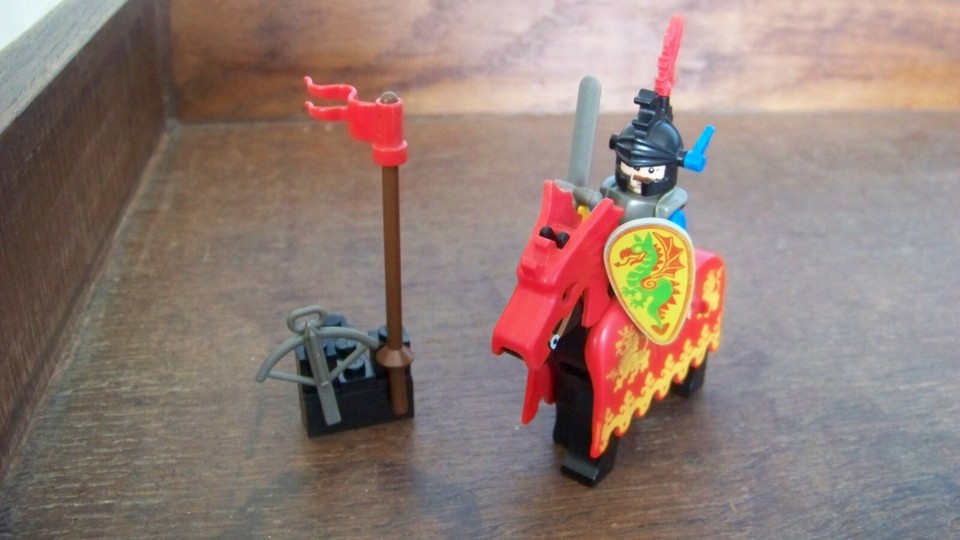 Lego 6009 Black Knight Chevalier noir + parure de cheval | eBay