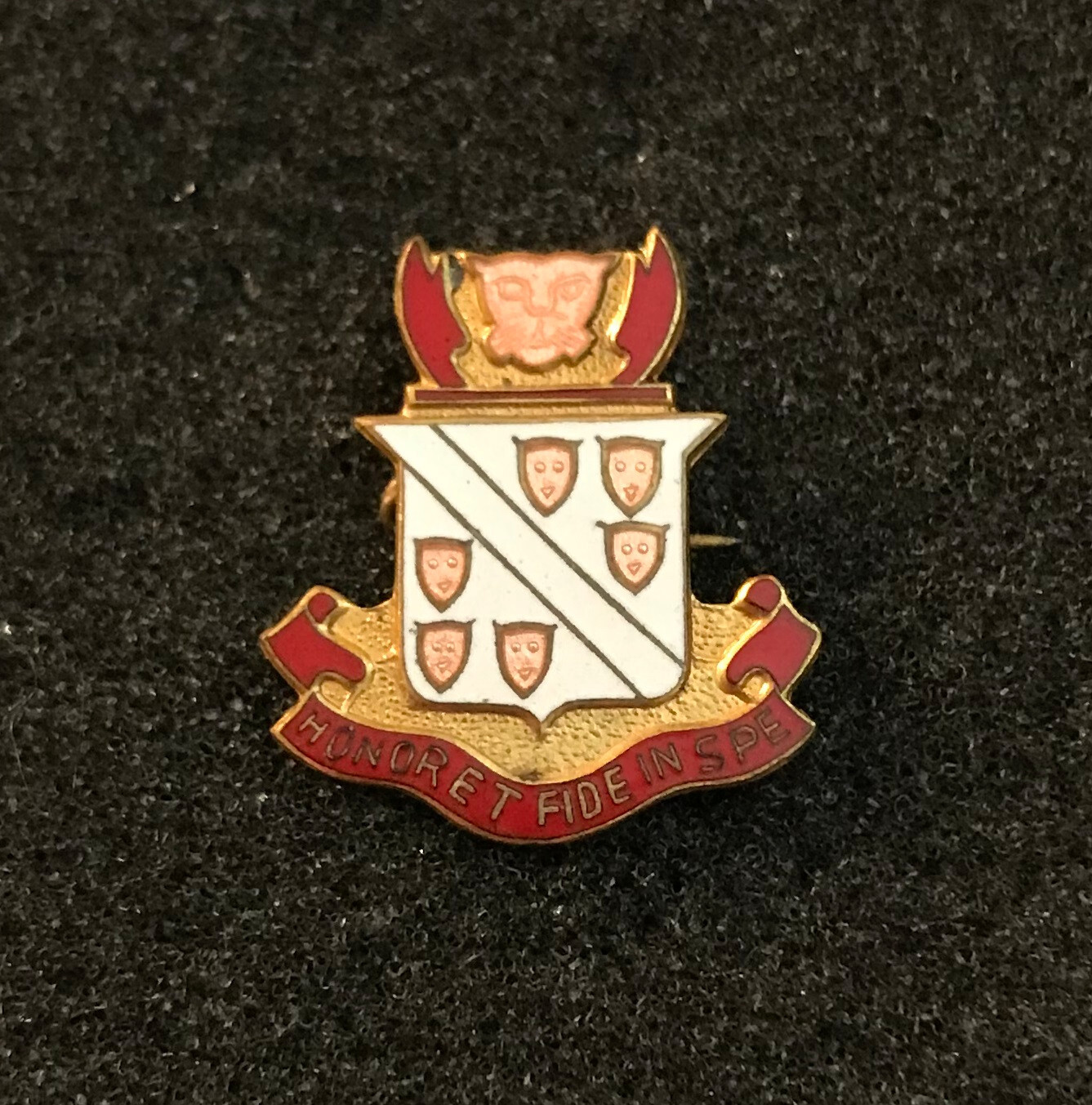 Unknown Coat of Arms Crest Cat Honor Et Fide In Spe European Pinback | eBay