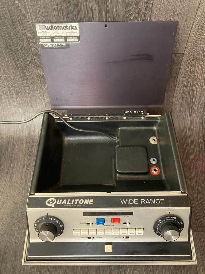 Vintage Audiometrics WRA Qualitone Tone Audiometer / Headphones | eBay