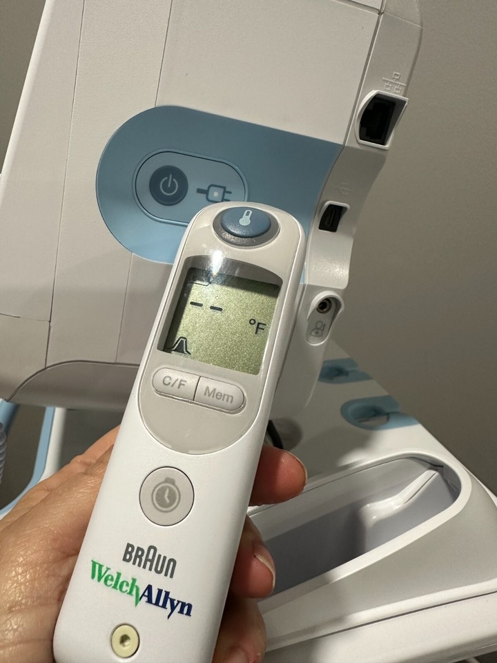 Welch Allyn Connex Vital Signs Monitor 68NXTX Stand, WIFI, SpO2, Braun ...
