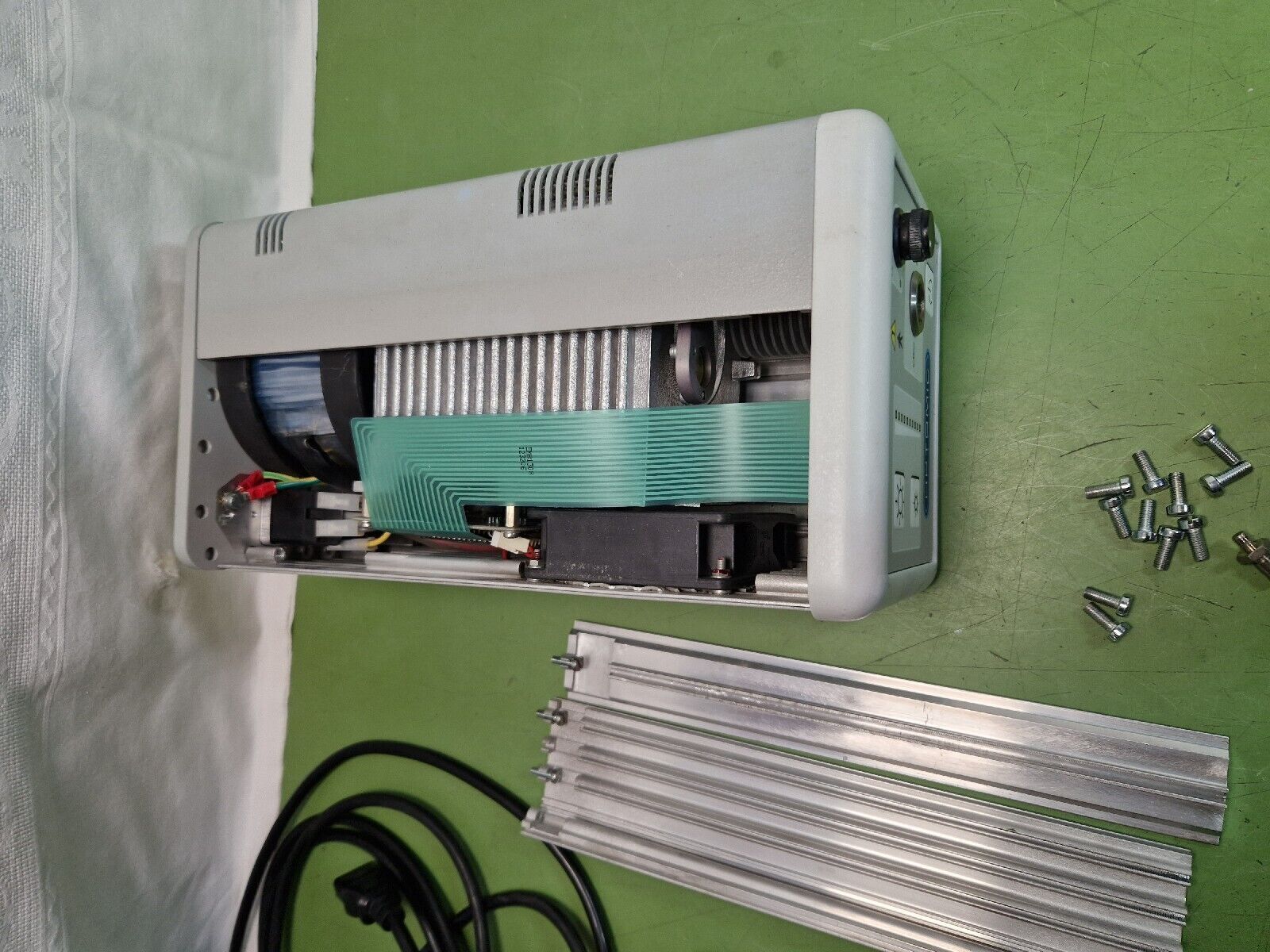 Source de lumière Optomic Fibrolux 150 pour microscope. uniquement pour ...