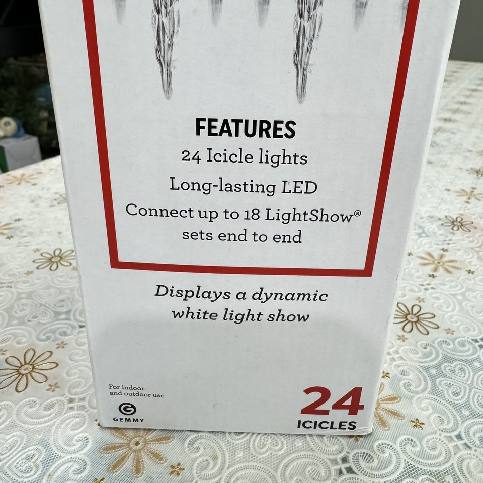 Gemmy Lightshow 24 Count Color Motion White LED Christmas Icicle Lights ...