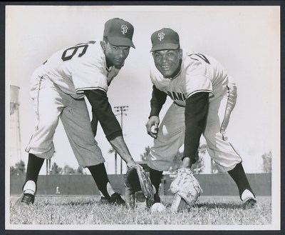 1960 "Superstar Alou Brothers", Matty and Filipe Alou Together in ...