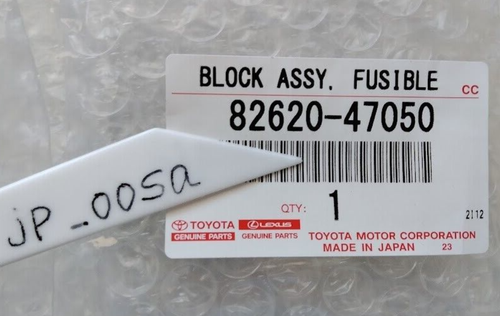Toyota Genuine OEM 82620-47050 Fuse & Fusible Link Box Prius 2004–2009 ...