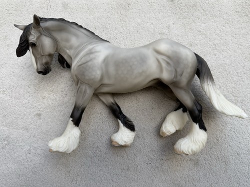 Breyer Christmas Holiday Horse #700107 Wintersong Grey Othello Shire ...
