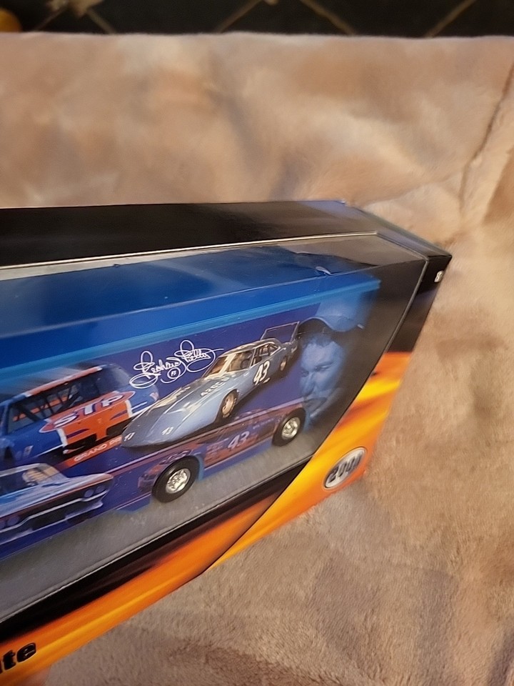 Richard Petty Transporter Tribute Hot Wheels Racing 2001 1:64 Scale | eBay