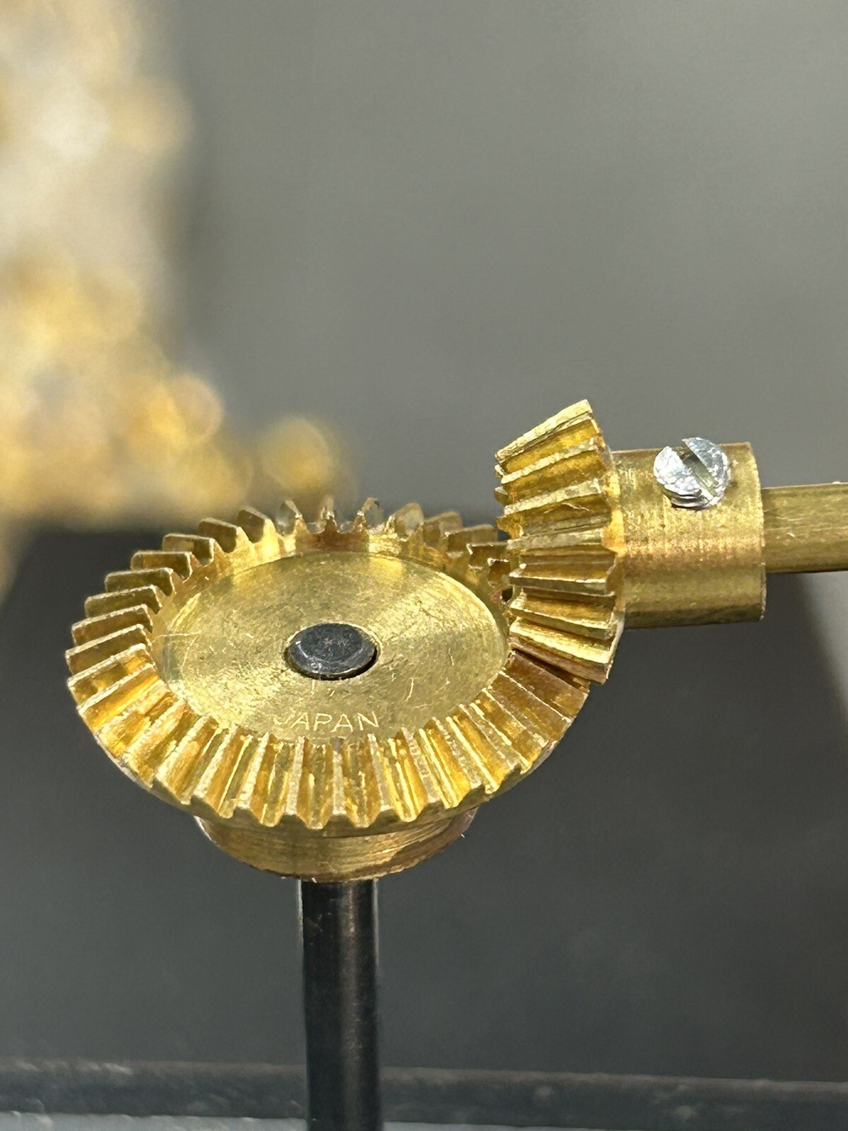 1 PAIR OF 479 SANYO BUSSAN 90 DEGREE BRASS BEVEL GEAR SET 48 PITCH 1/8 ...