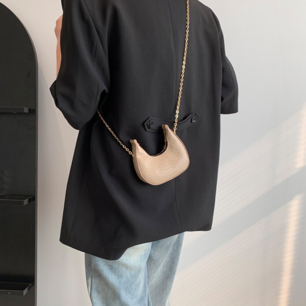 Design Moon Shaped Bag Chain Shoulder Bag Trendy Crossbody Bag Women | eBay