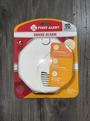 FIRST ALERT Smoke Alarm Dual Sensors No Low Battery Chirps End Of Life ...