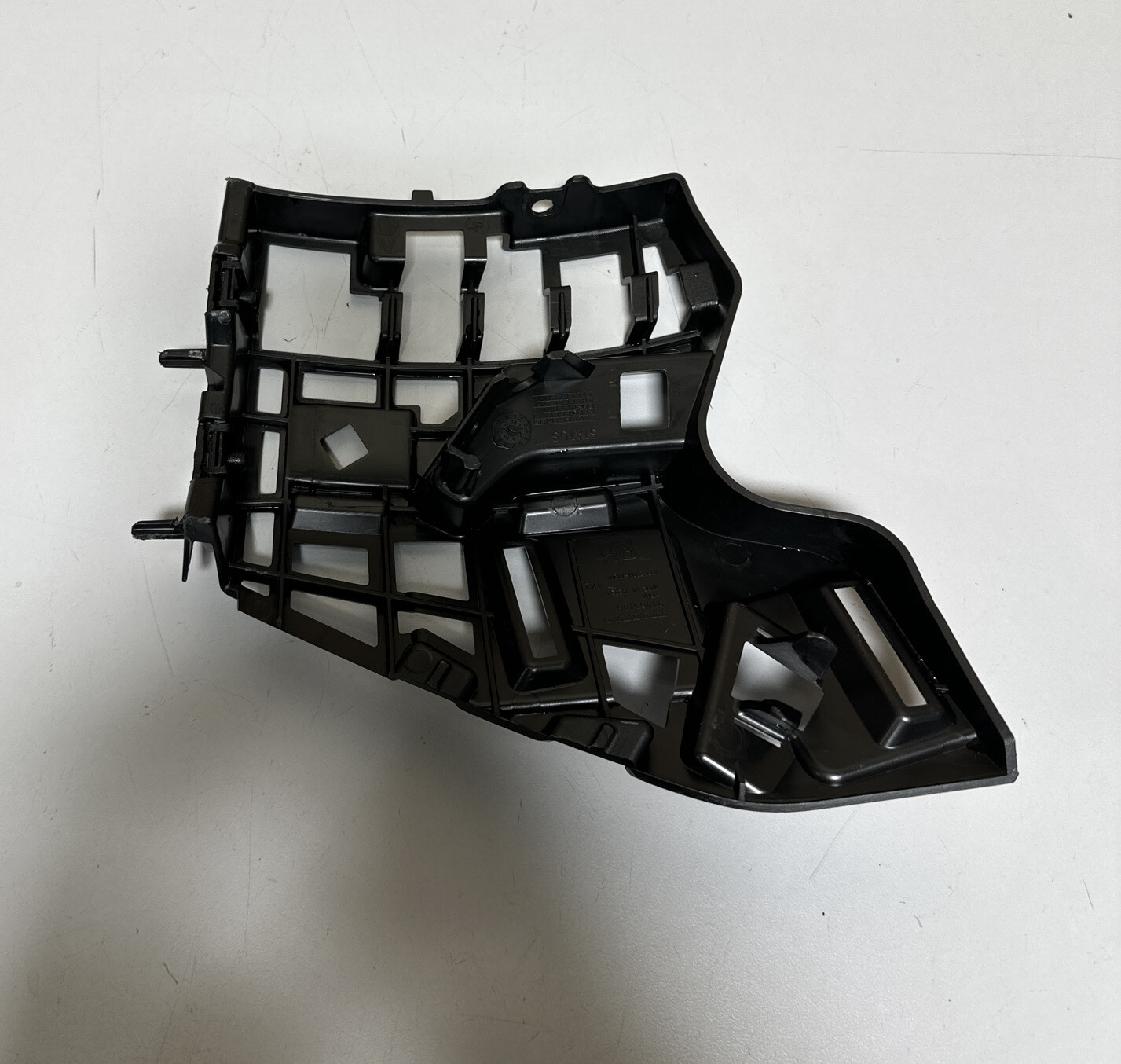 OEM 2017 Volvo Xc90 Front Right RH Passenger Bumper Bracket 31353406 ...