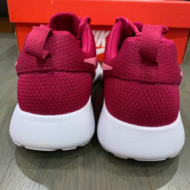 Size 10 - Nike Roshe One Run Dark Fireberry/Pink Pow/White for sale ...