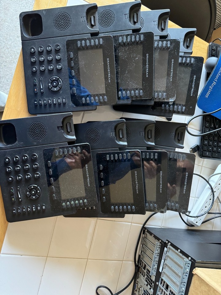 8 Grandstream GXP2170 IP Phones, Wired/Wireless, Bluetooth, Desk Stand ...