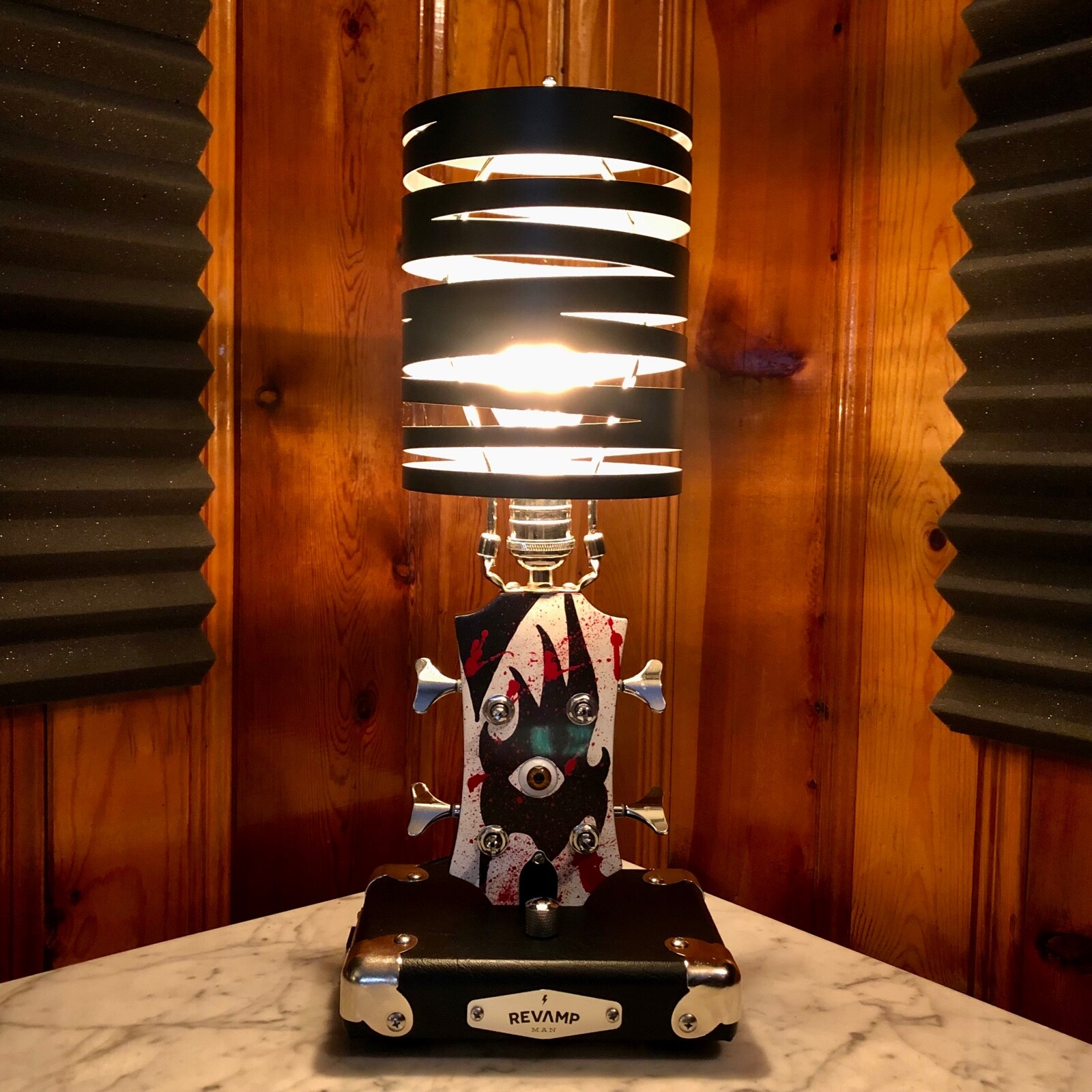 Guitar Lamps Bass Guitar Kiss Style Lamp Desk Top/Table Top Version ...