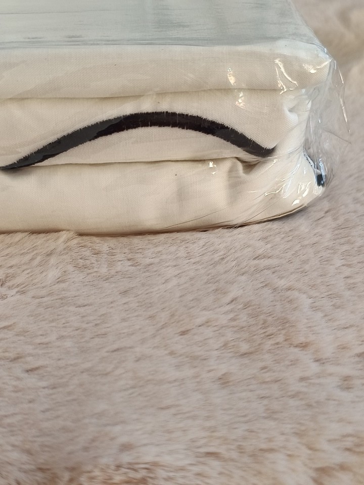 Jeff Banks Two Single Bed Quilt Covers Cream Embroidered Wobbly Line ...