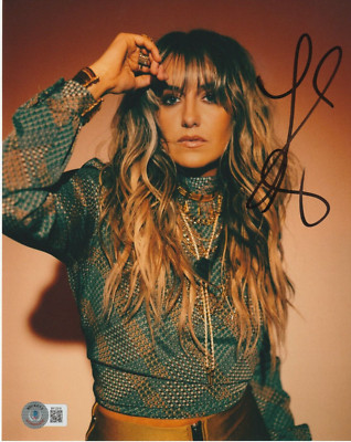 LAINEY WILSON SIGNED 8x10 PHOTO COUNTRY SINGER AUTOGRAPH F BECKETT BAS ...