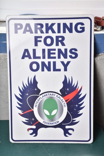 Alien Parking Metal Parking Sign 12"x 18" for Home Wall Door Garage ...