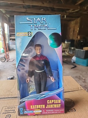 STAR TREK Voyager Captain Kathryn Janeway Action Figure Playmates 1997 ...