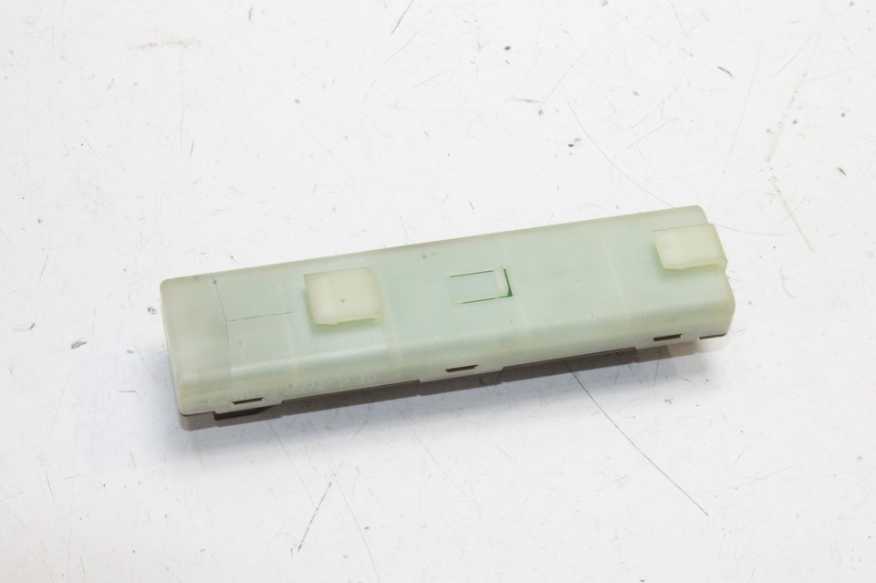 MERCEDES-BENZ A W176 Power Energy Distributor Connector A0009820012 ...