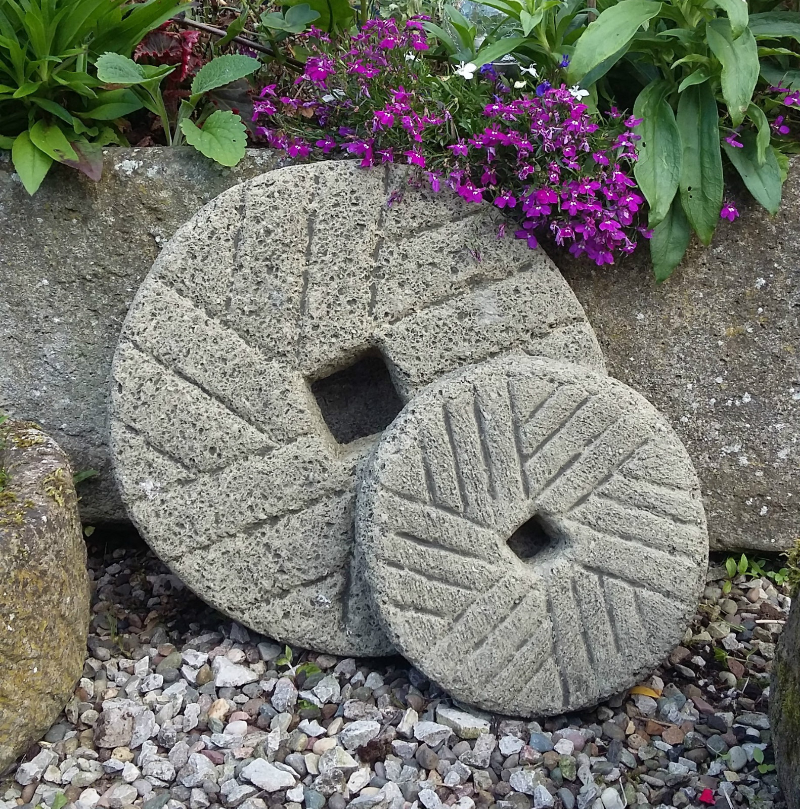 STONE GARDEN PAIR RUSTIC MILLSTONES / MILL STONE GRINDSTONE ORNAMENTS🌿🍂 ...