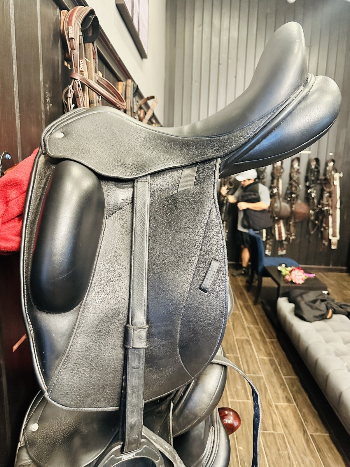 Used Custom Saddlery Icon Flight - 17.5" Monoflap Dressage Saddle Black ...