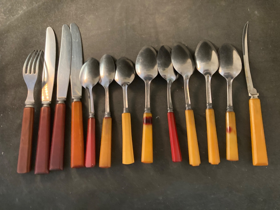 Vintage BAKELITE FLATWARE CUTLERY BUTTERSCOTCH AND RED 13 Pieces Old ...