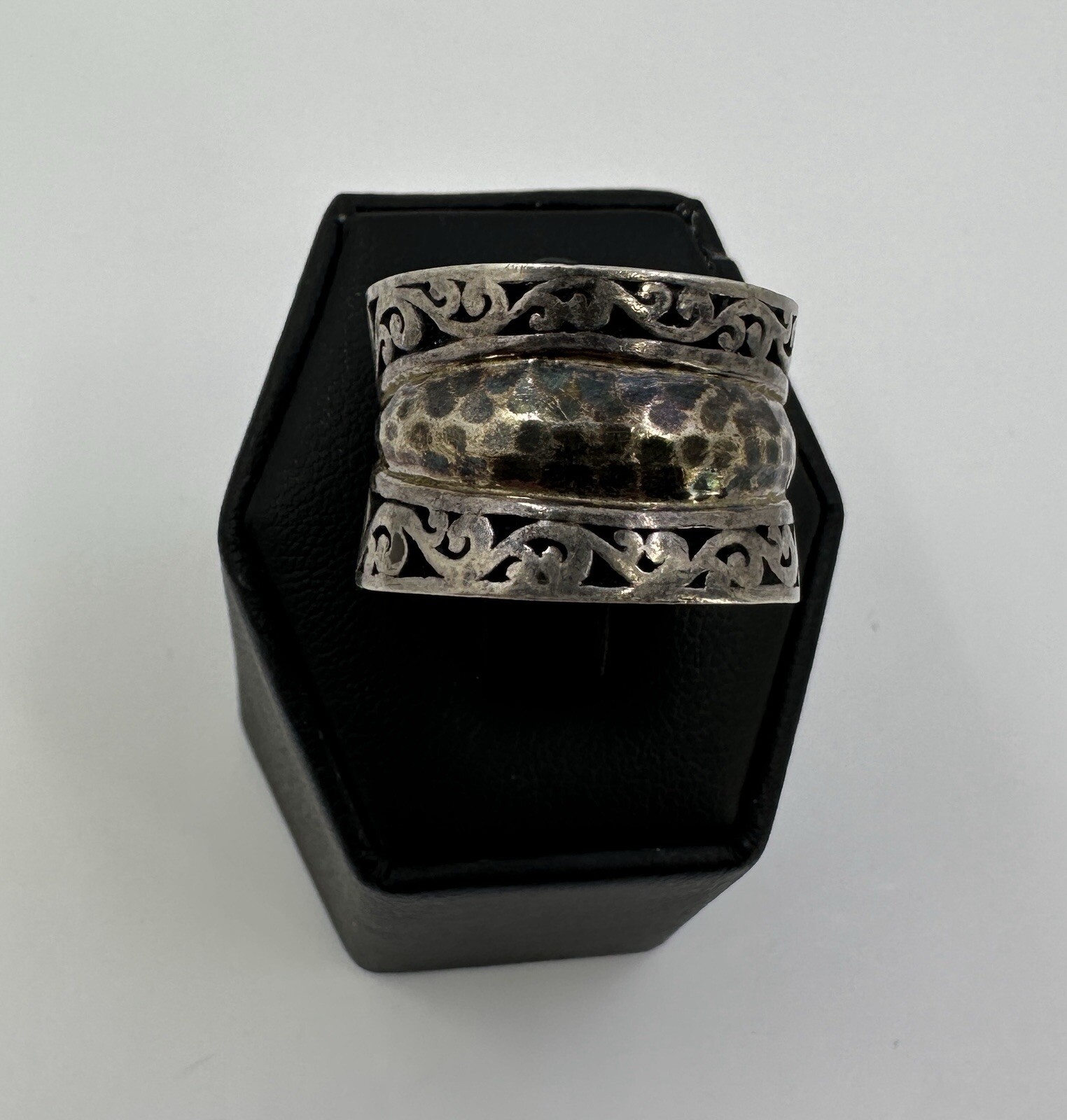 925 Signed Lois Hill Signature Scroll Hammered Ring S… - Gem