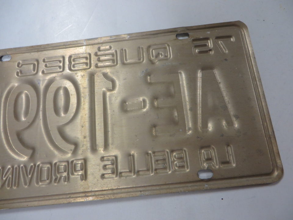 Vtg 1975 QUEBEC CANADA License Plate Tag #AE-1990 NEAR MINT La Belle ...