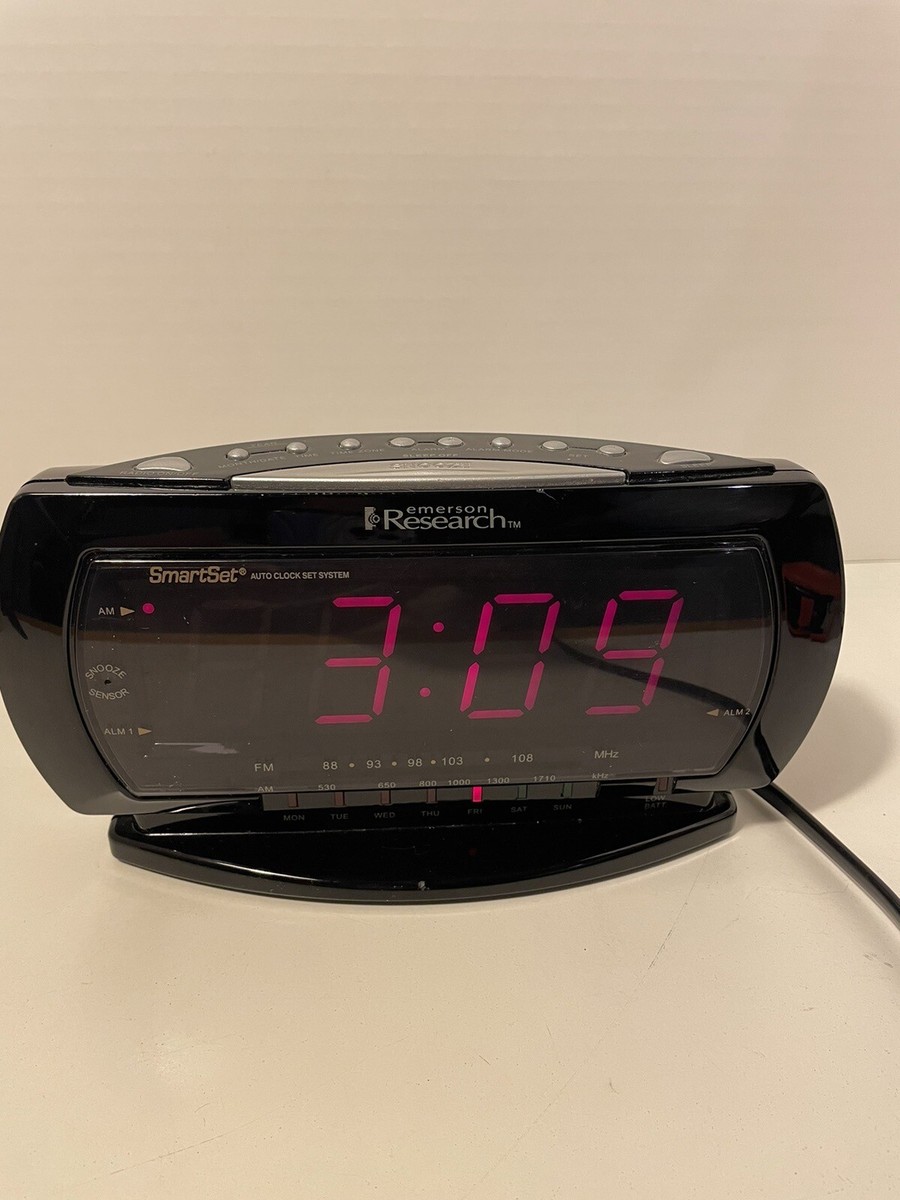 Emerson Clocks Projection Emerson SmartSet AM/FM Dual Alarm Clock