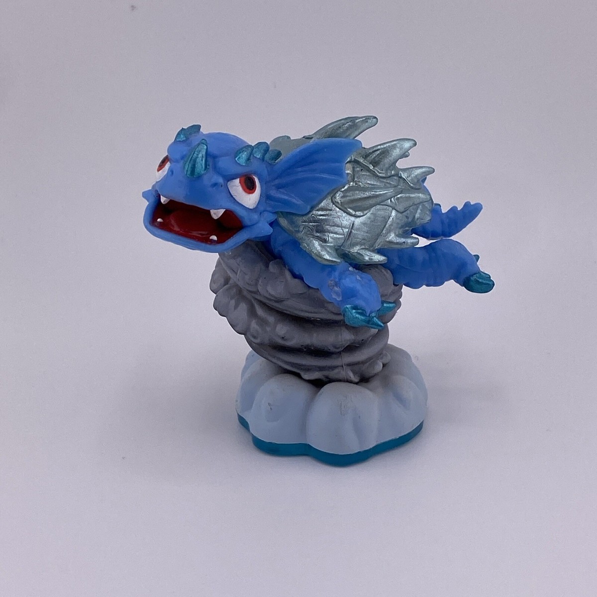 Skylanders Gigantes Warnado