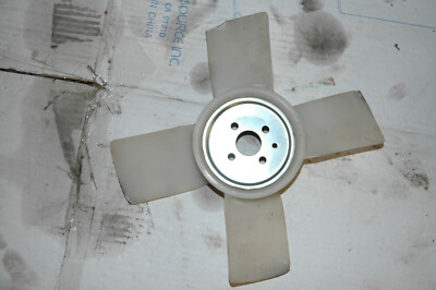 KUBOTA D902 Z482 DIESEL ENGINE, RADIATOR FAN OEM | eBay