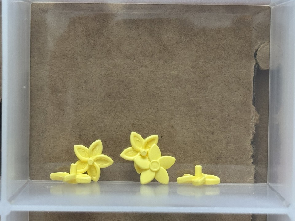 LEGO Parts - Bright Light Yellow Friends Decoration, Flower - No 18853 ...