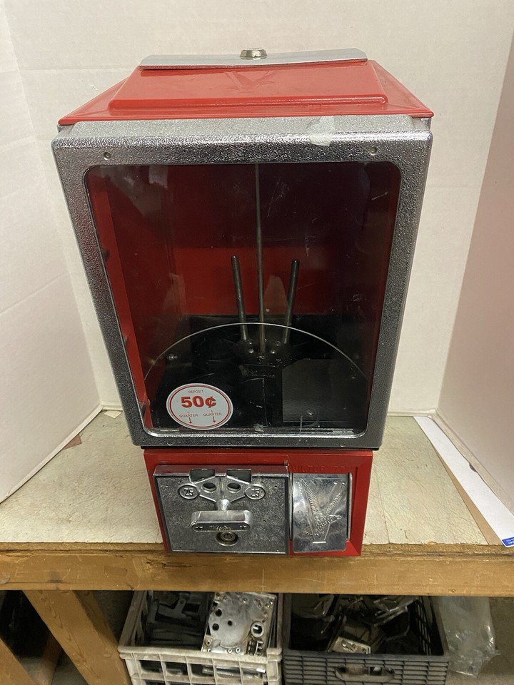 Classic Victor 77 Toy Vending Machine w/ Lock & Key Deconstructed 2 ...