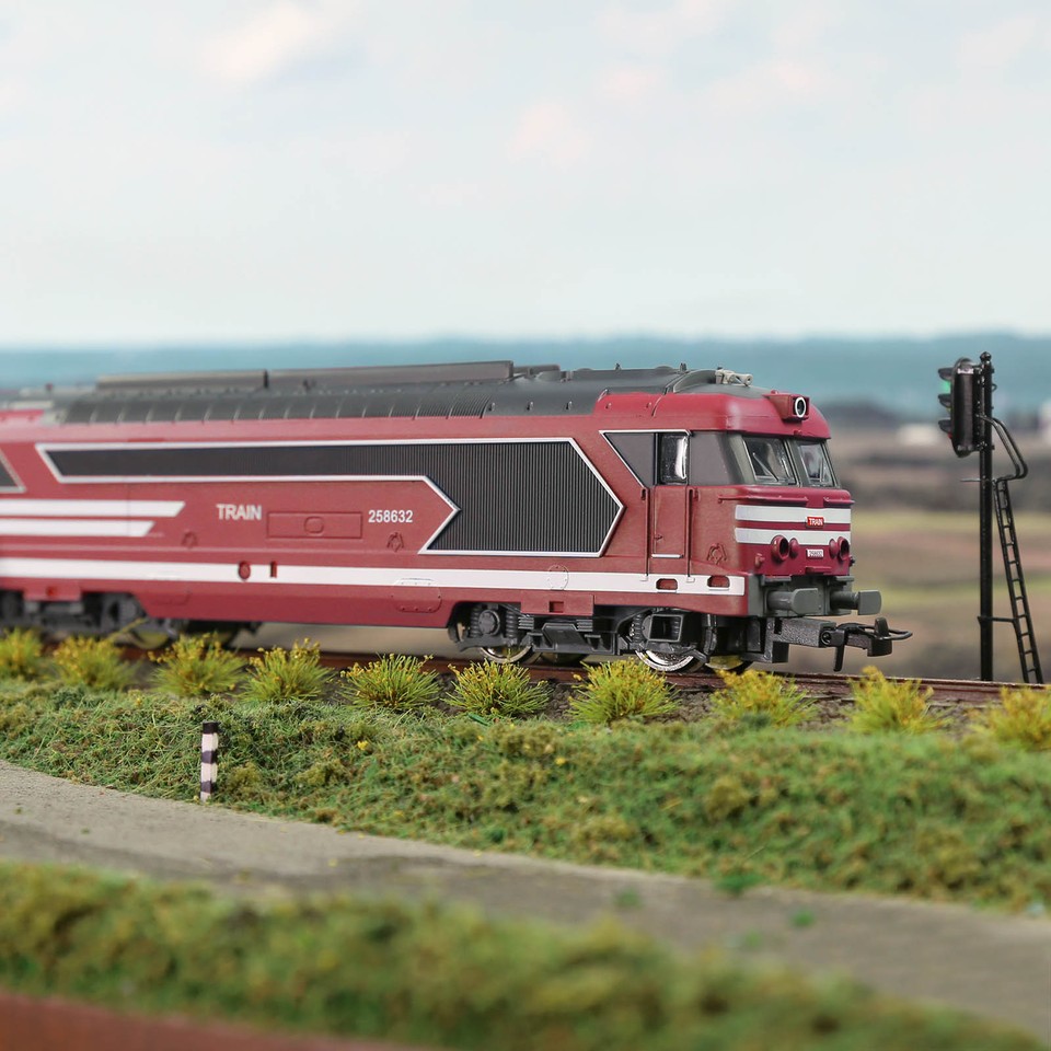 1 Unit Evemodel Train HO Scale 1:87 Model Railroad Locomotives HCT8702 ...