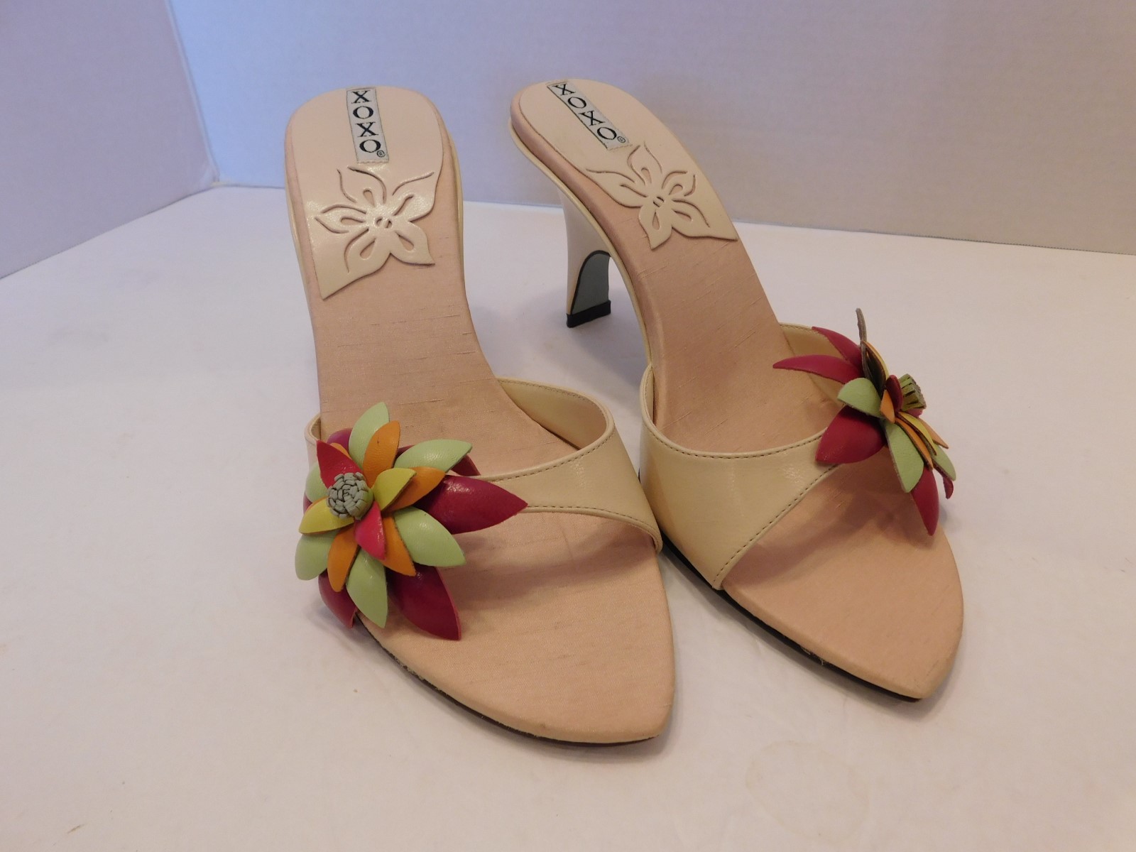 XOXO LADIES BEIGE LEATHERMULTI-COLORED FLOWER SLIDE HEELS SIZE 36 / US ...