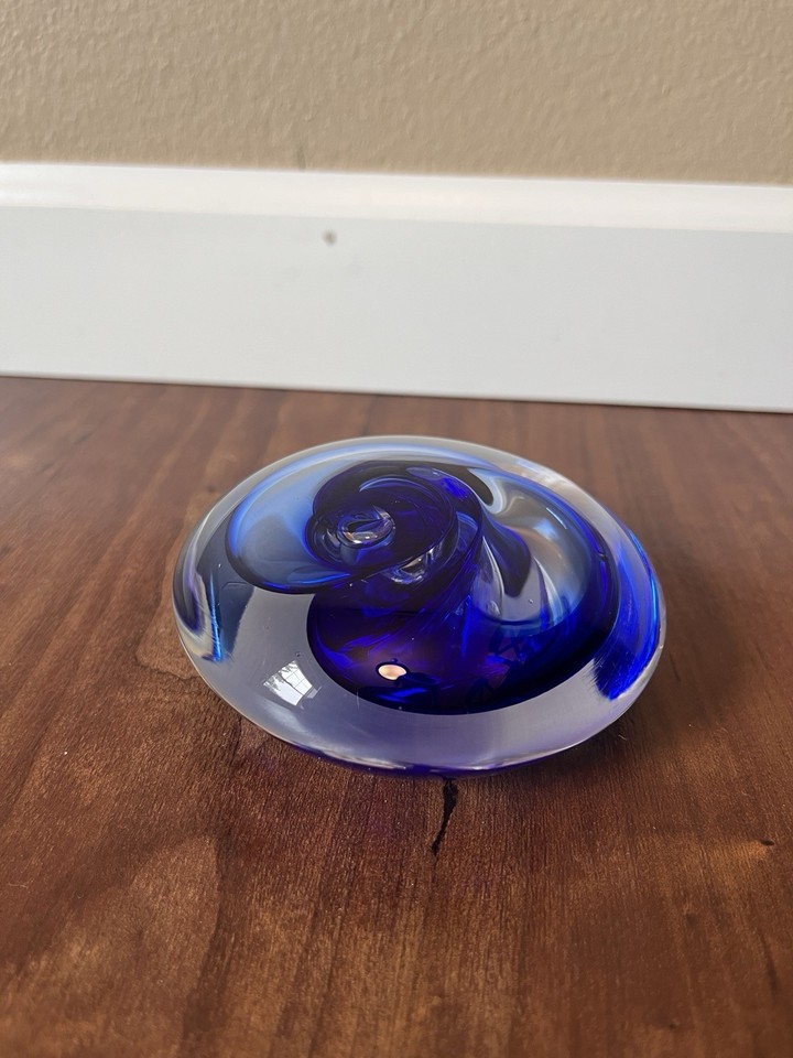 Jim Karg Signed Paperweight Blue Swirls Controlled Bubbles Round Squat ...